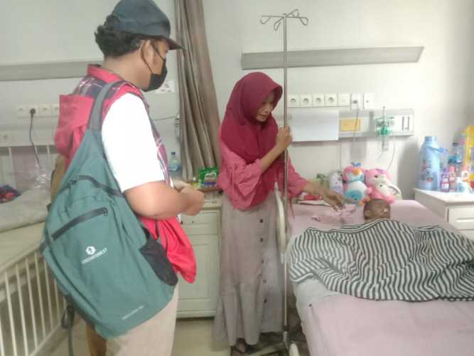 Sambangi Ananda Kayla Di RSUD Natuna Kemensos RI Berikan Bantuan Atensi