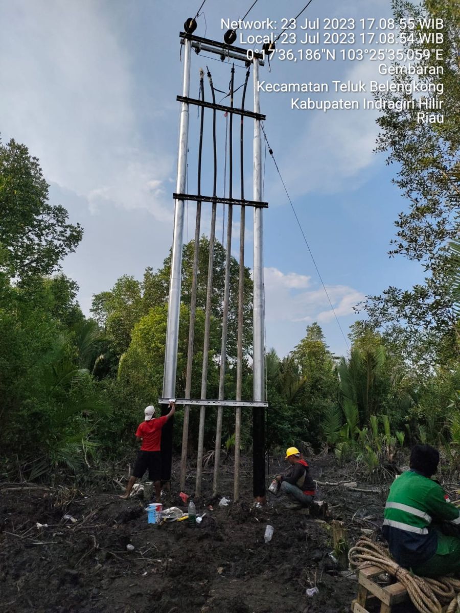 Proyek Pemasangan Jaringan Kabel Listrik 20 KV Terus Dikerjakan ...